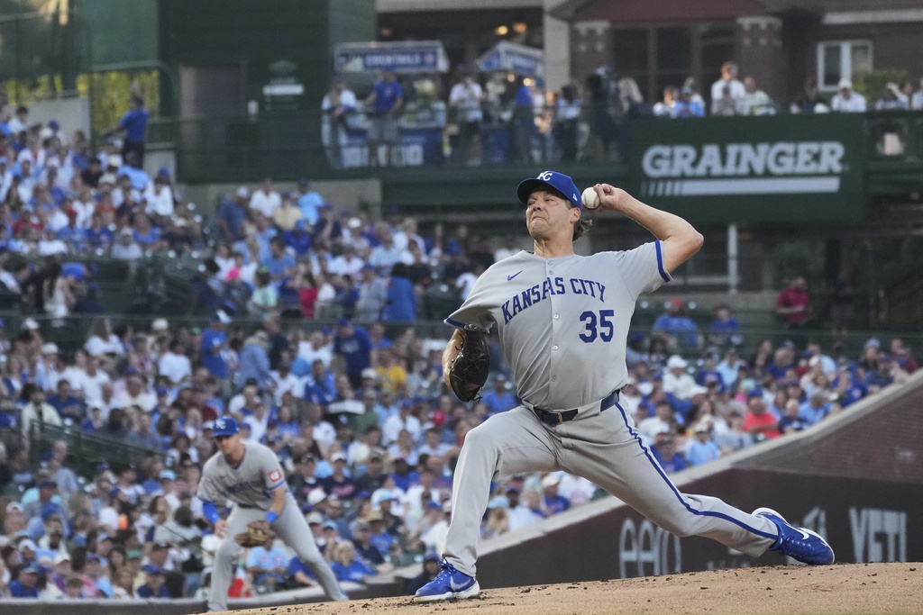 Royals' Rich Hill is oldest player in MLB at 45 with start against Cubs ...