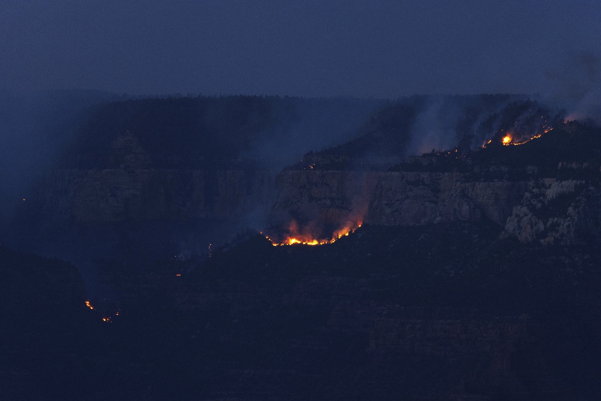 Crews struggle to contain wildfire on the North Rim of the Grand Canyon ...