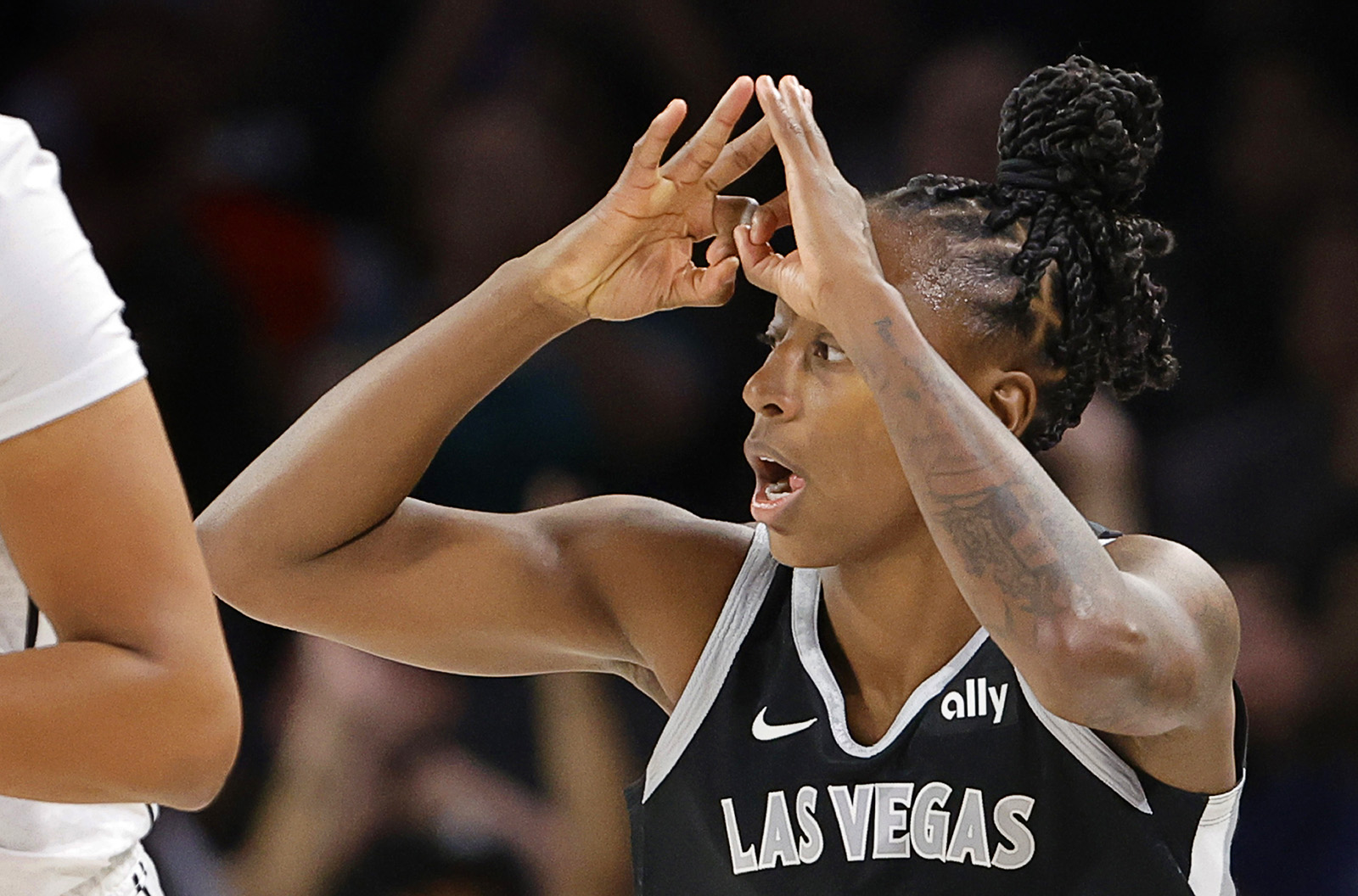 Aces Defeat Valkyries 101-77 - Las Vegas Sun News