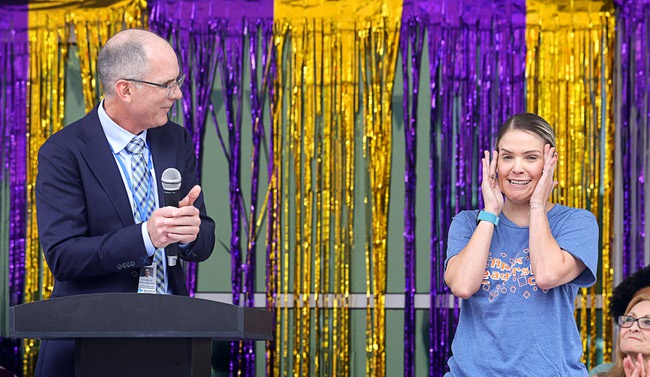 Photograph : Ali June: Teacher of the Year - Las Vegas Sun News