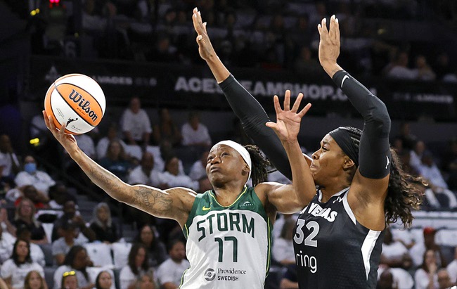 Photograph : Aces Defeat Storm in Game 1 - Las Vegas Sun News