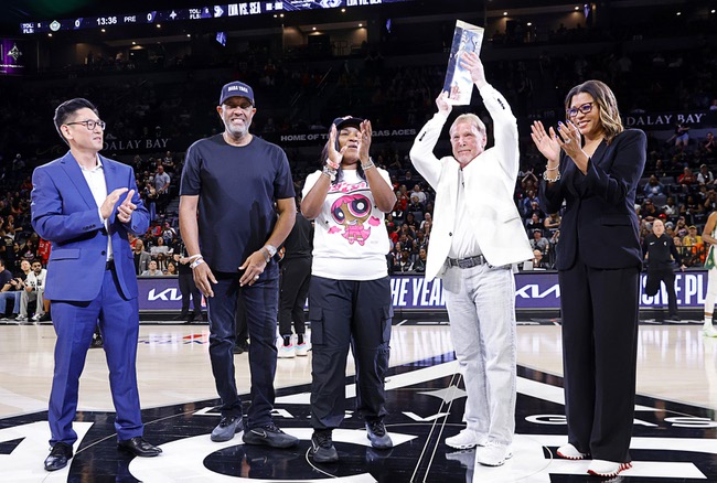 Photograph : Aces Knock Out Storm in Game 3 - Las Vegas Sun News