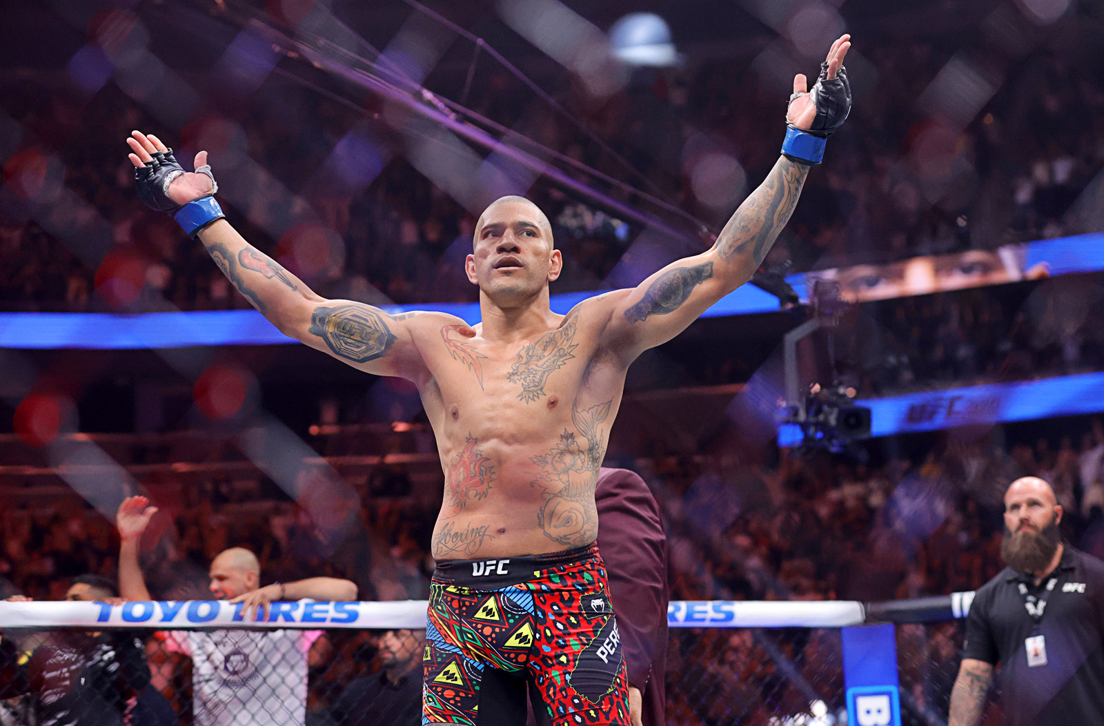 Alex Pereira Reclaims Title at UFC 320 - Las Vegas Sun News