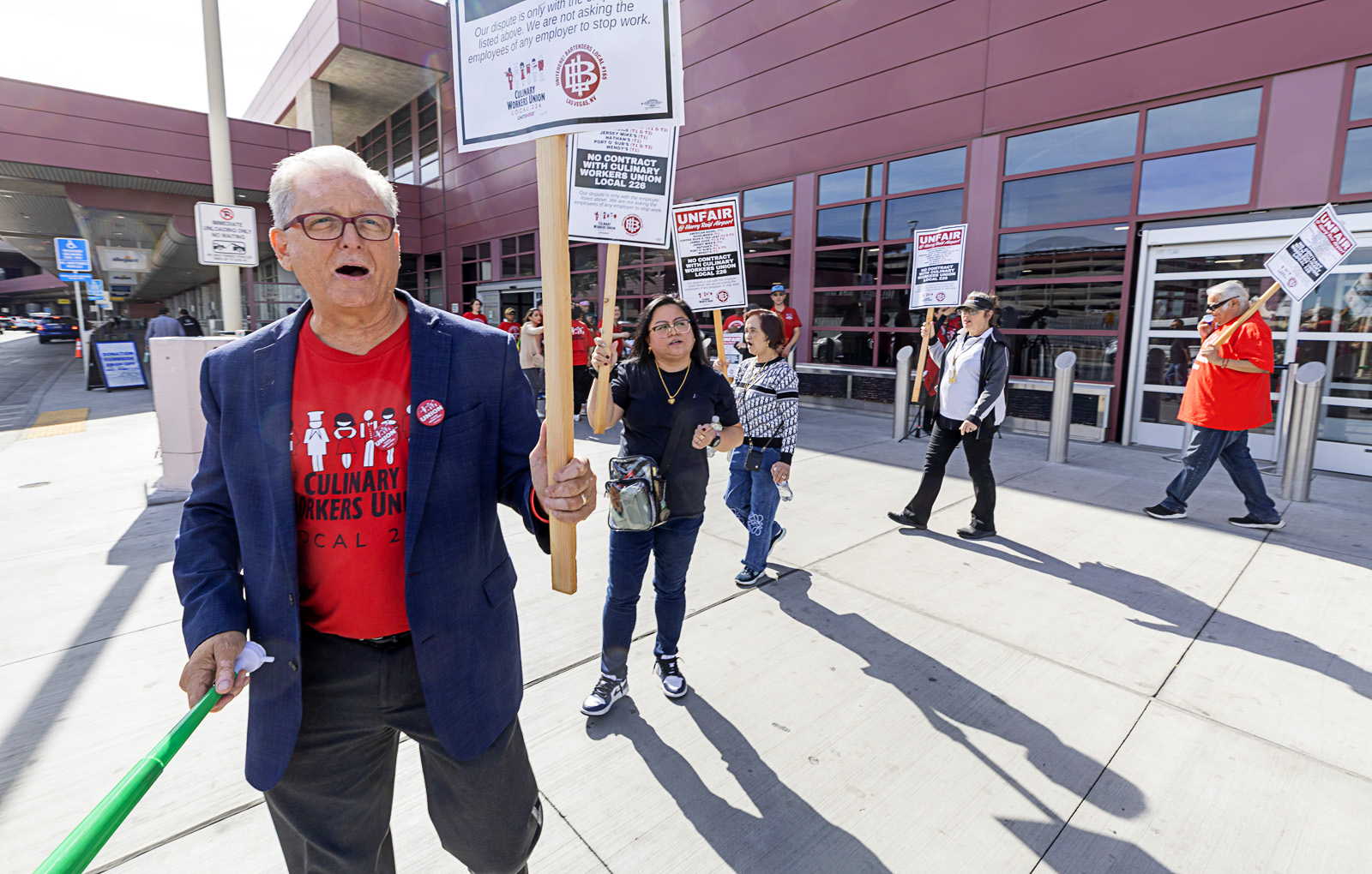 Culinary Picket at Airport - Las Vegas Sun News