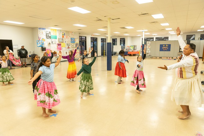 Photograph : Vegas Vista Academy Hawaiian Hula Program - Las Vegas Sun News