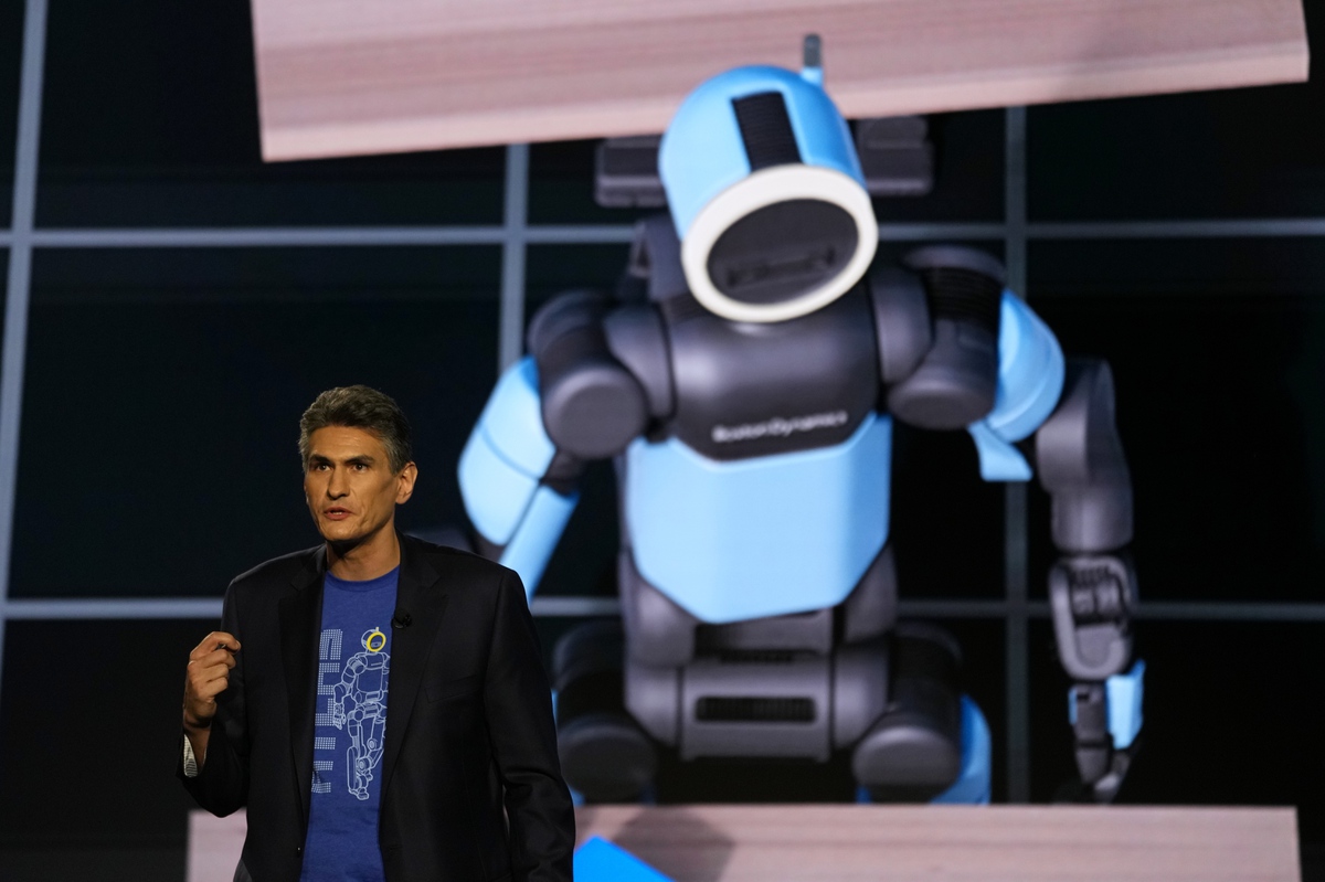 Hyundai and Boston Dynamics unveil humanoid robot Atlas at CES - Las ...