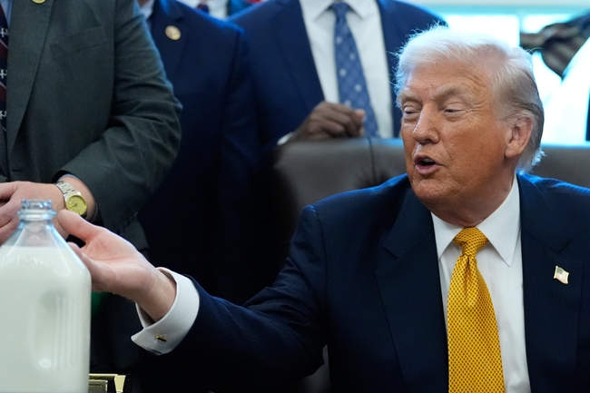 Photograph : Trump milk - Las Vegas Sun News