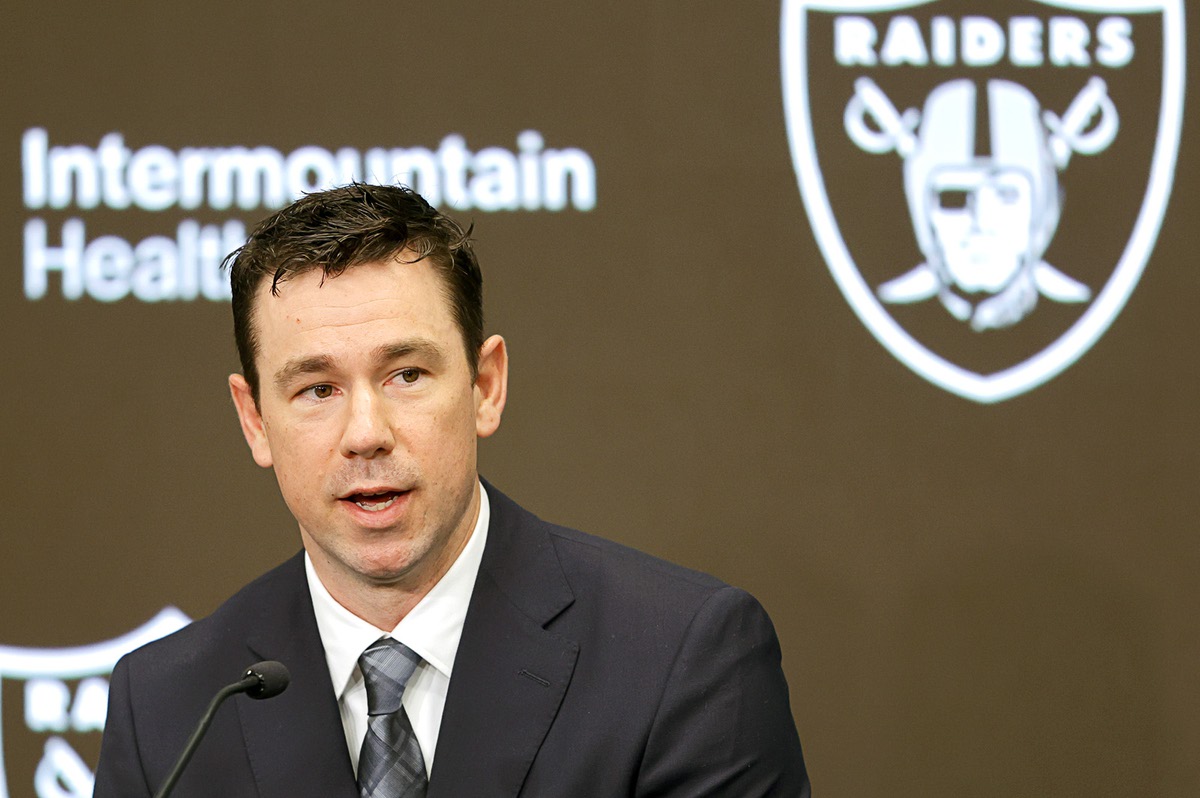 Raiders coach Klint Kubiak elevates Rob Leonard and hires Andrew ...