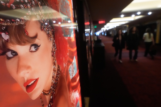 Taylor Swift's attorneys call ex-Vegas showgirl's claims of ...