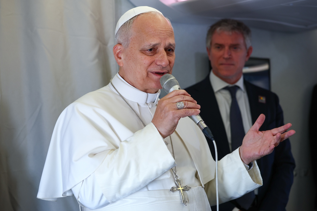 Pope doubles down on peace and unity message as Trump's criticism ...