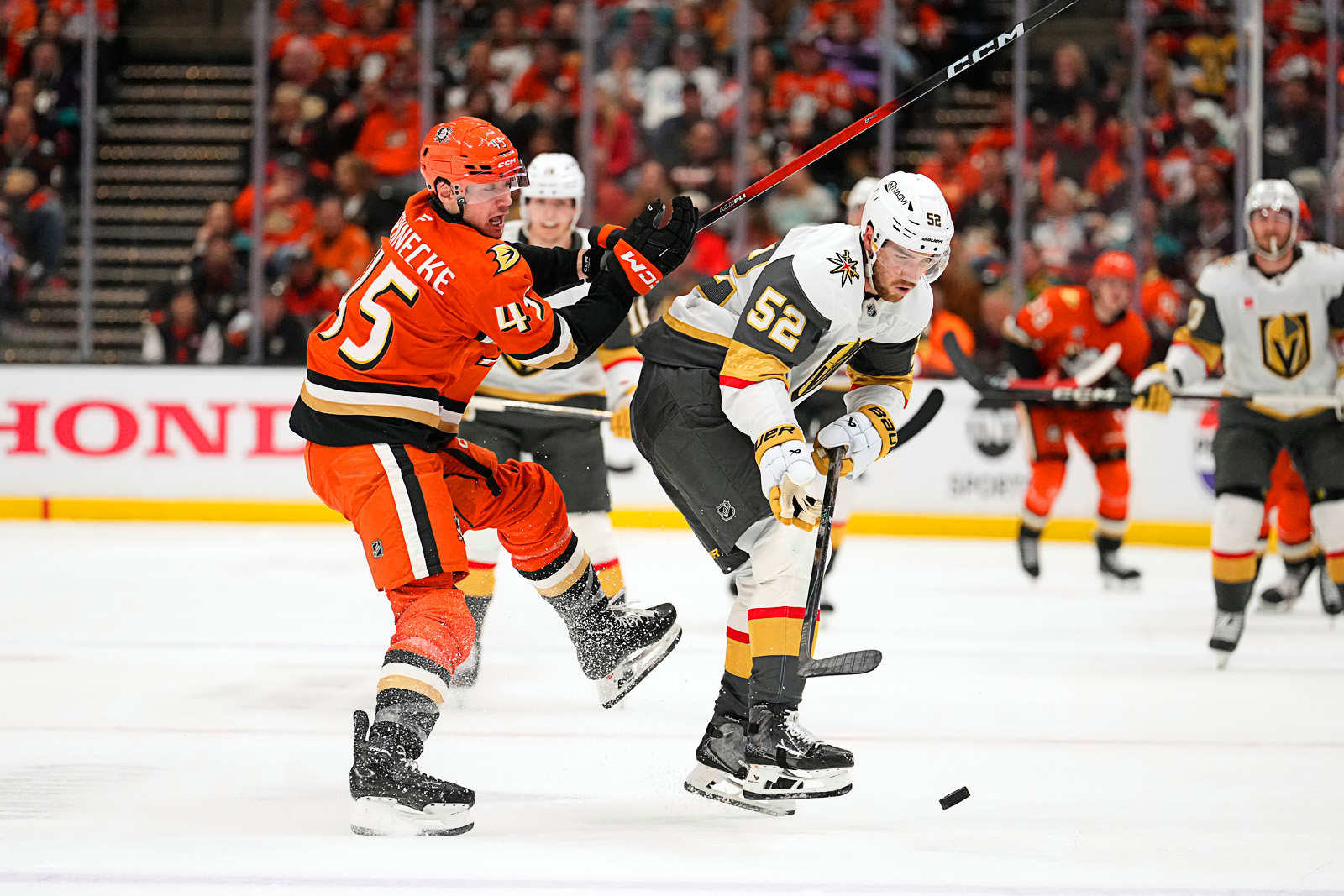 Golden Knights Defeat Ducks in Game 3 - Las Vegas Sun News