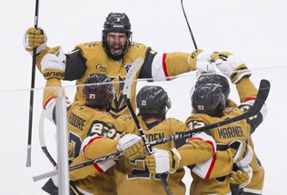 Golden Knights beat Hurricanes 5-4 in 2OT in Game 3 after blowing 4 ...